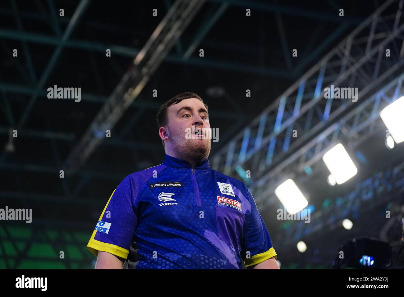 Luke Littler in azione contro Brendan Dolan (non nella foto) il giorno ...