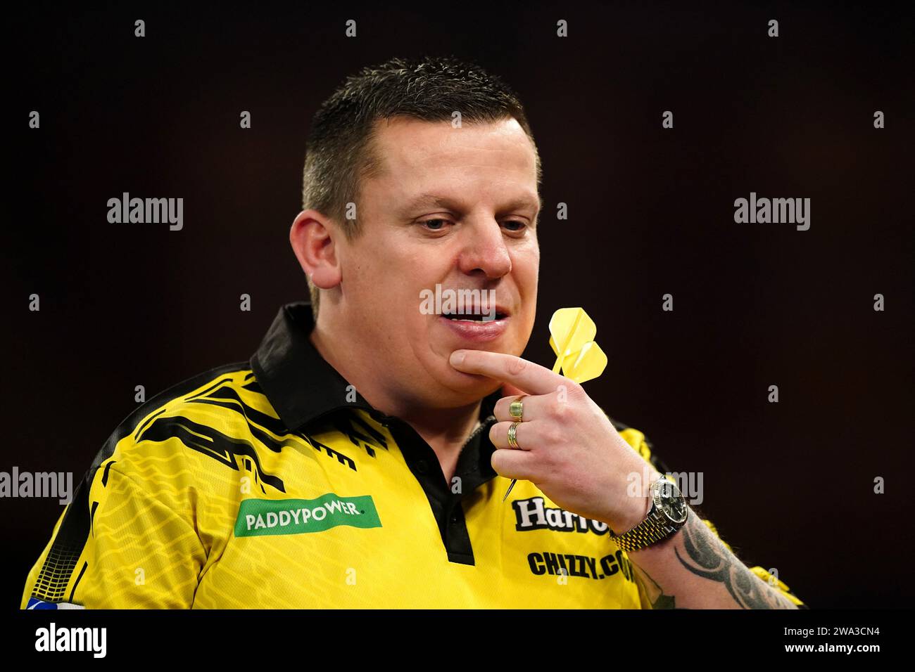Dave Chisnall in azione contro Luke Humphries (non nella foto) il ...