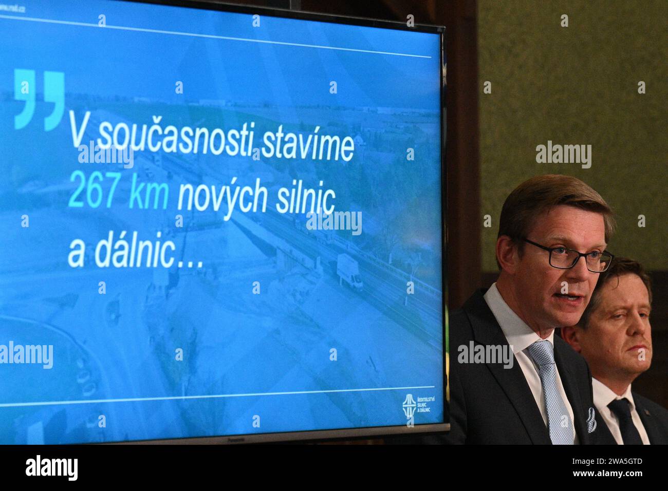 Praga, Repubblica Ceca. 2 gennaio 2024. La direzione stradale e ...