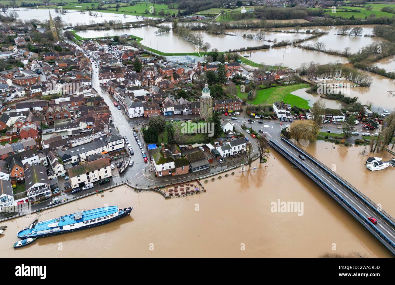 Inondazioni intorno alla città di Upton su Severn nel Worcestershire. Il Met Office ha emesso un ...