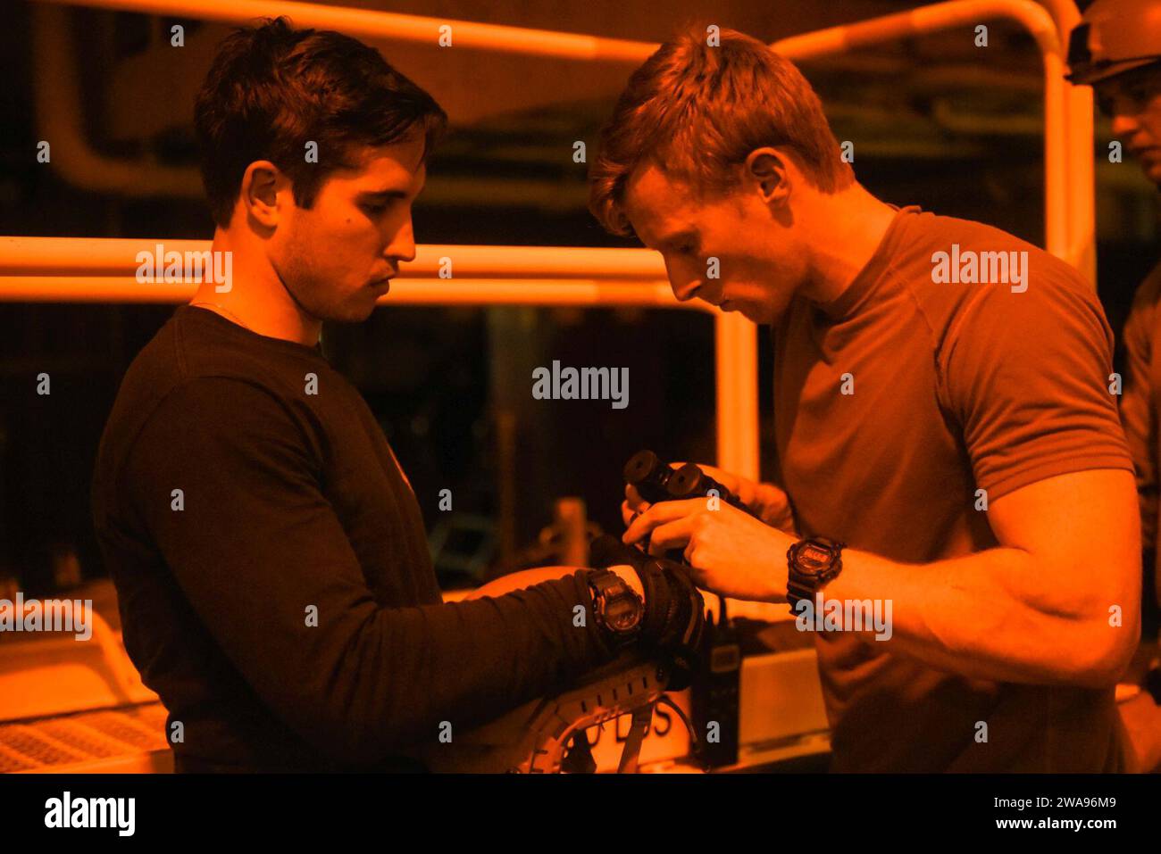 Forze militari STATUNITENSI. 180514NQ487-0747 MAR MEDITERRANEO (14 ...