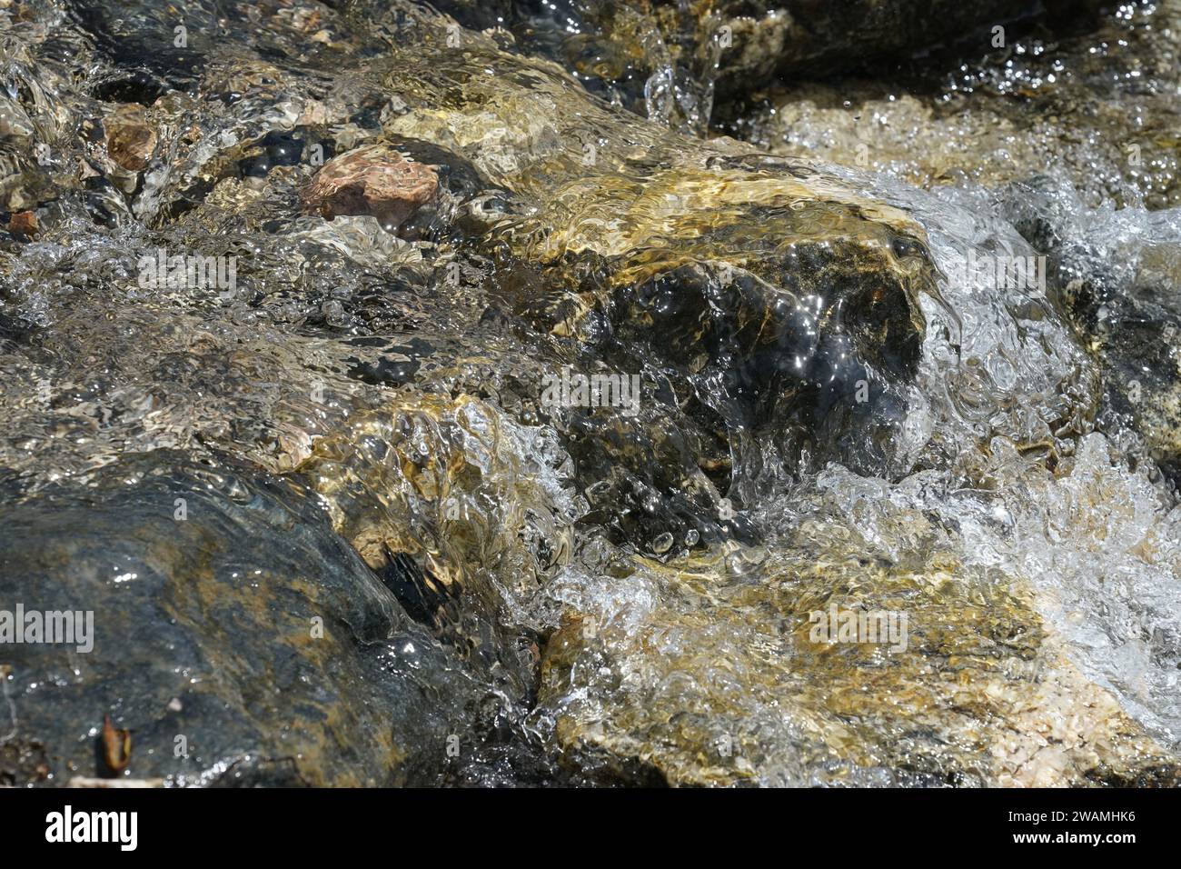 Fiume acqua cristallina immagini e fotografie stock ad alta risoluzione ...