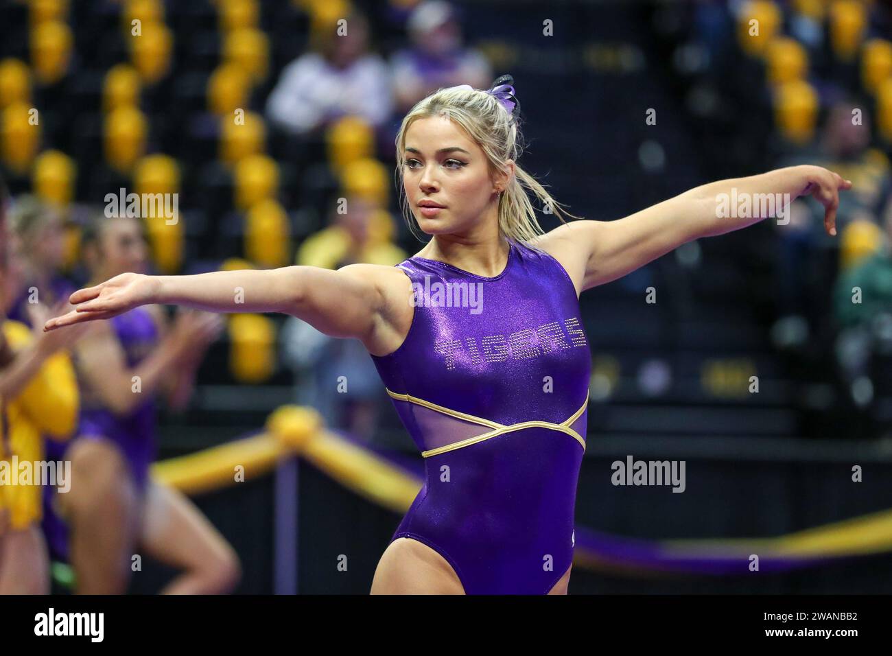 5 gennaio 2024: Olivia ''Livvy'' Dunne della LSU si riscalda sul ...