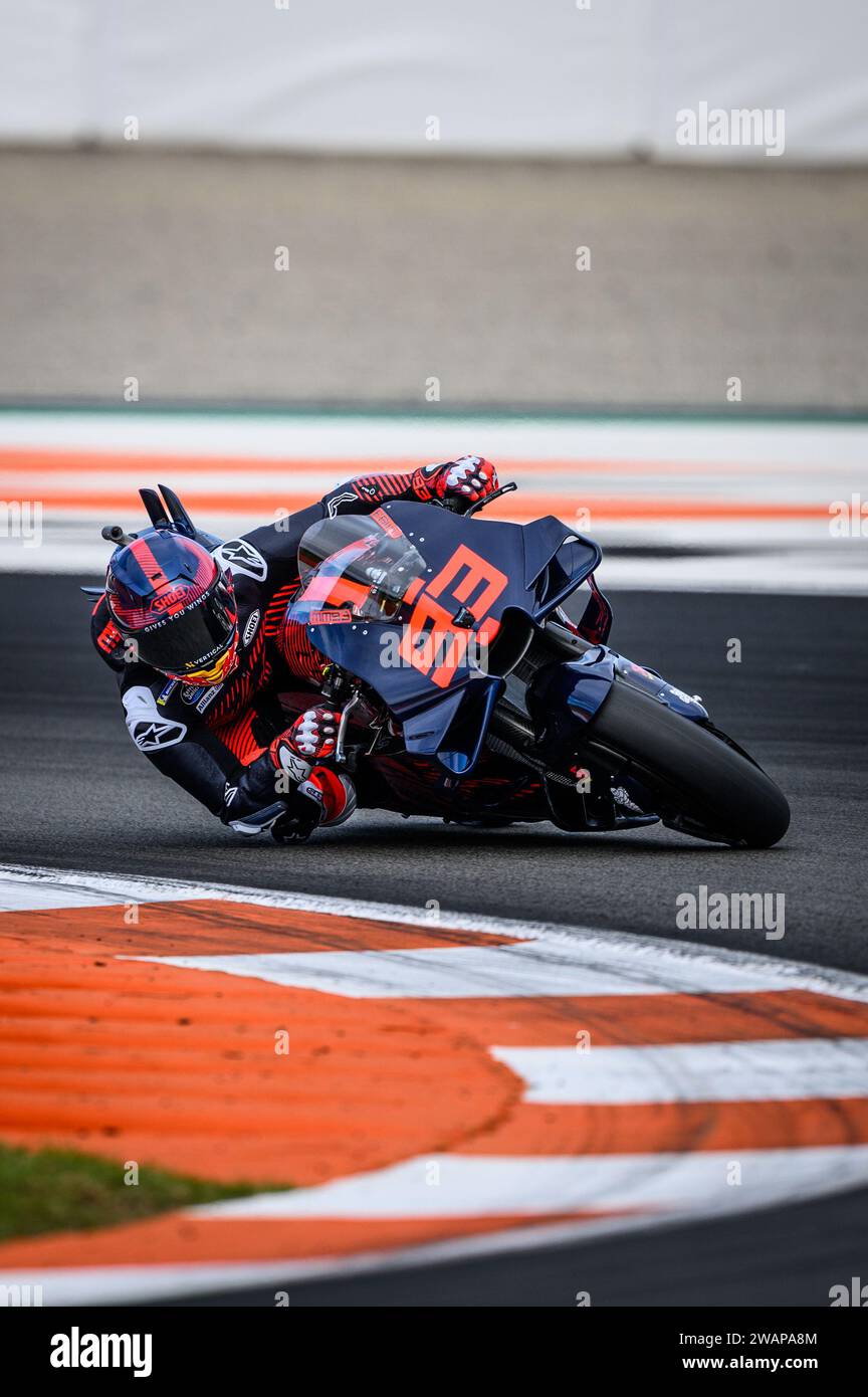 Il pilota spagnolo di MotoGP Marc Marquez si allena per la prima volta sulla Ducati del team ...