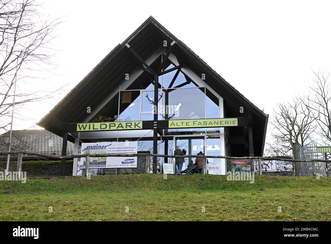 Wildpark alte Fasanerie Hanau 05.01.2024 Hanau Eingangsgebäude Wildpark ...