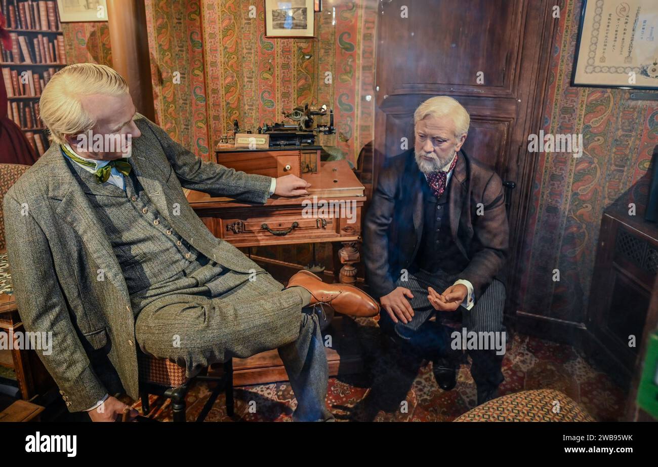 Parigi, Francia, 1 luglio 2022. La figura di Gustave Eiffel e Thomas ...