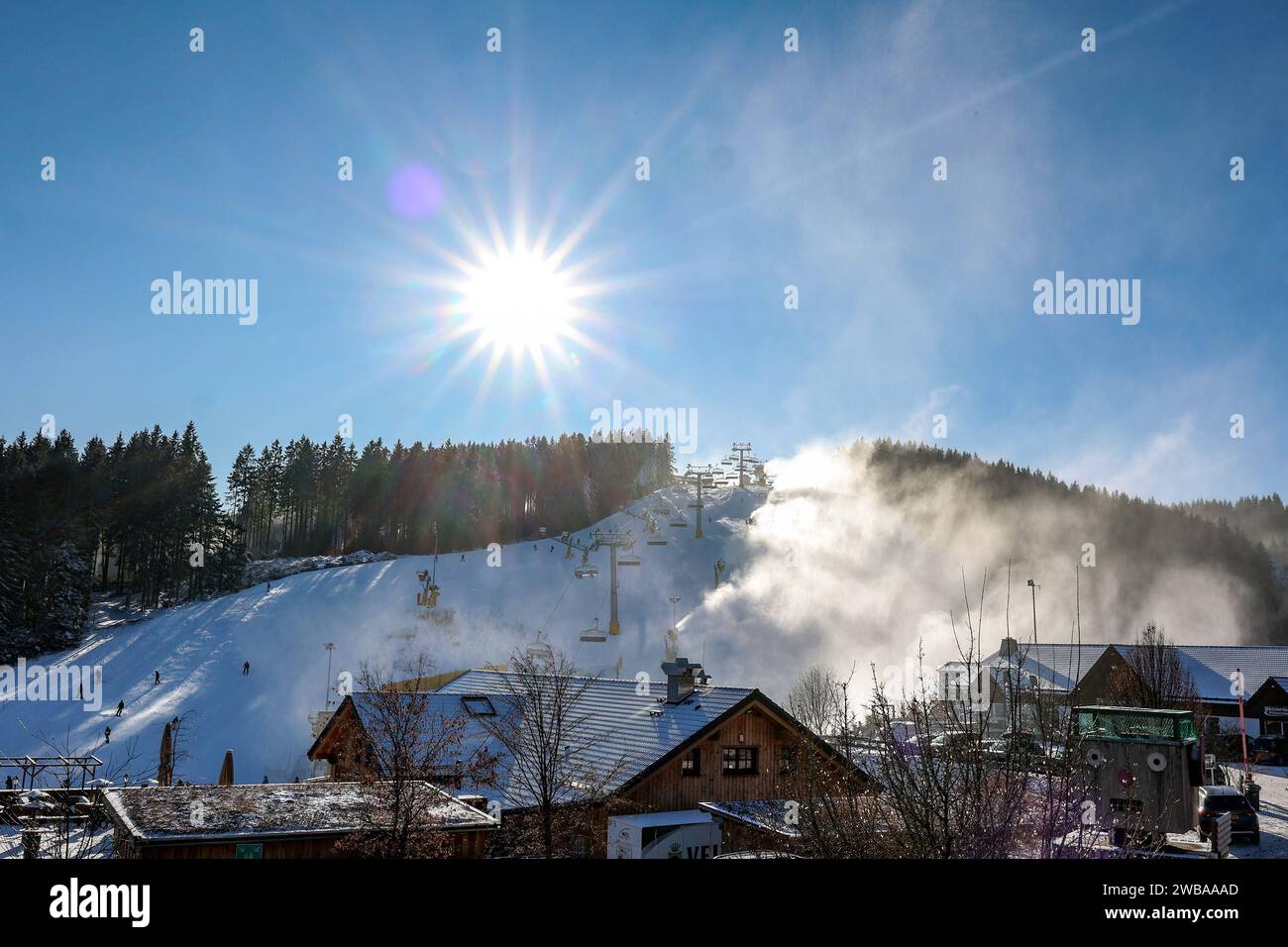 Eisige Temperaturen a Winterberg. Die Die Skipisten wie hier im ...