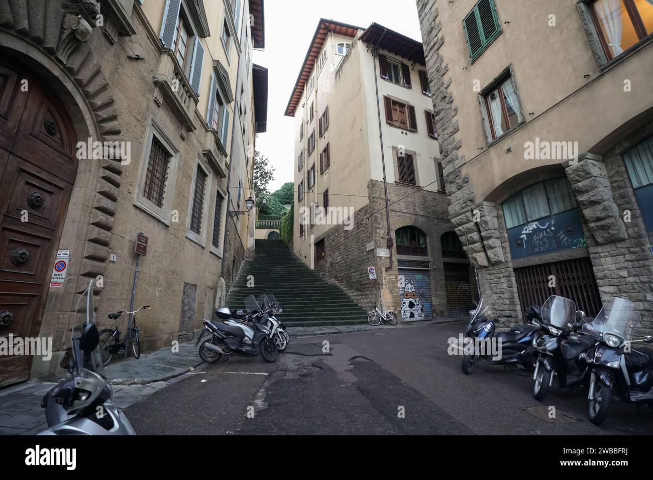 Strade e vicoli di firenze immagini e fotografie stock ad alta ...