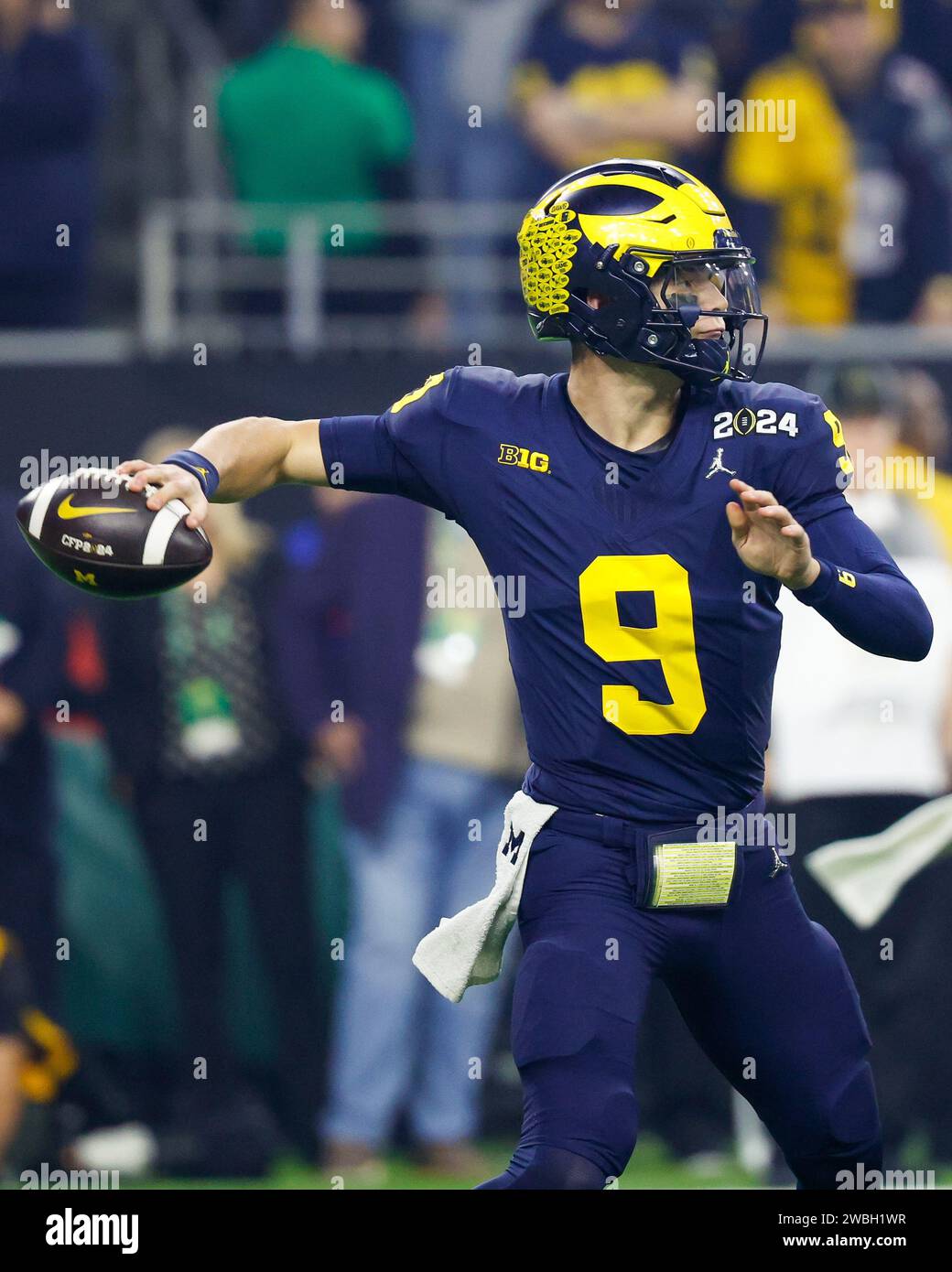 8 gennaio 2024: Il quarterback dei Michigan Wolverines J.J. McCarthy (9 ...