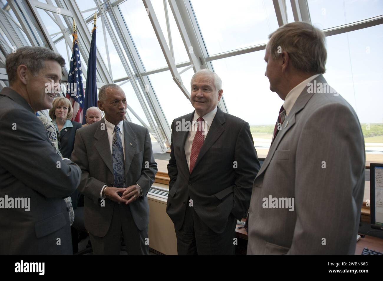 CAPE CANAVERAL, Ban. - Nella sala di fuoco 4 del Launch Control Center ...