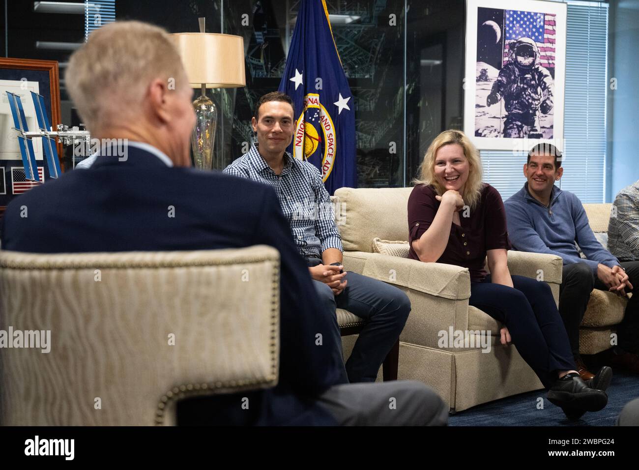 I candidati astronauti della NASA Marcos Berríos, Left, Deniz Burnham ...