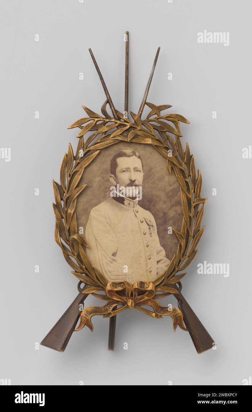 Ritratto di un uomo sconosciuto in uniforme francese, 1914 - 1915 ...