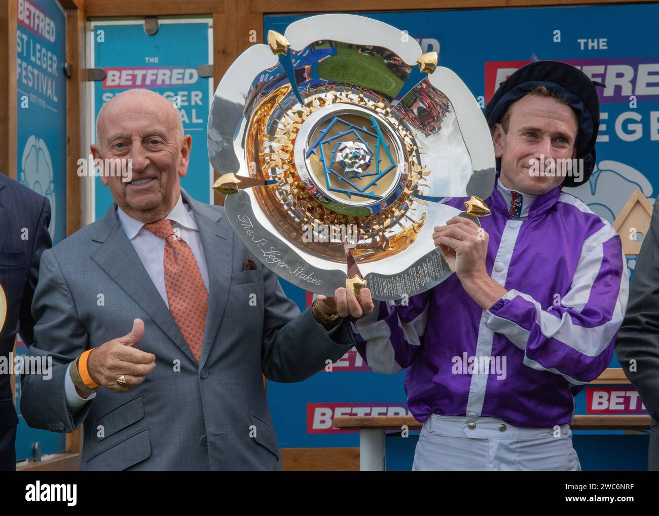 Ryan Moore vince il 2023 St Leger a Doncaster guidando Continuous per ...