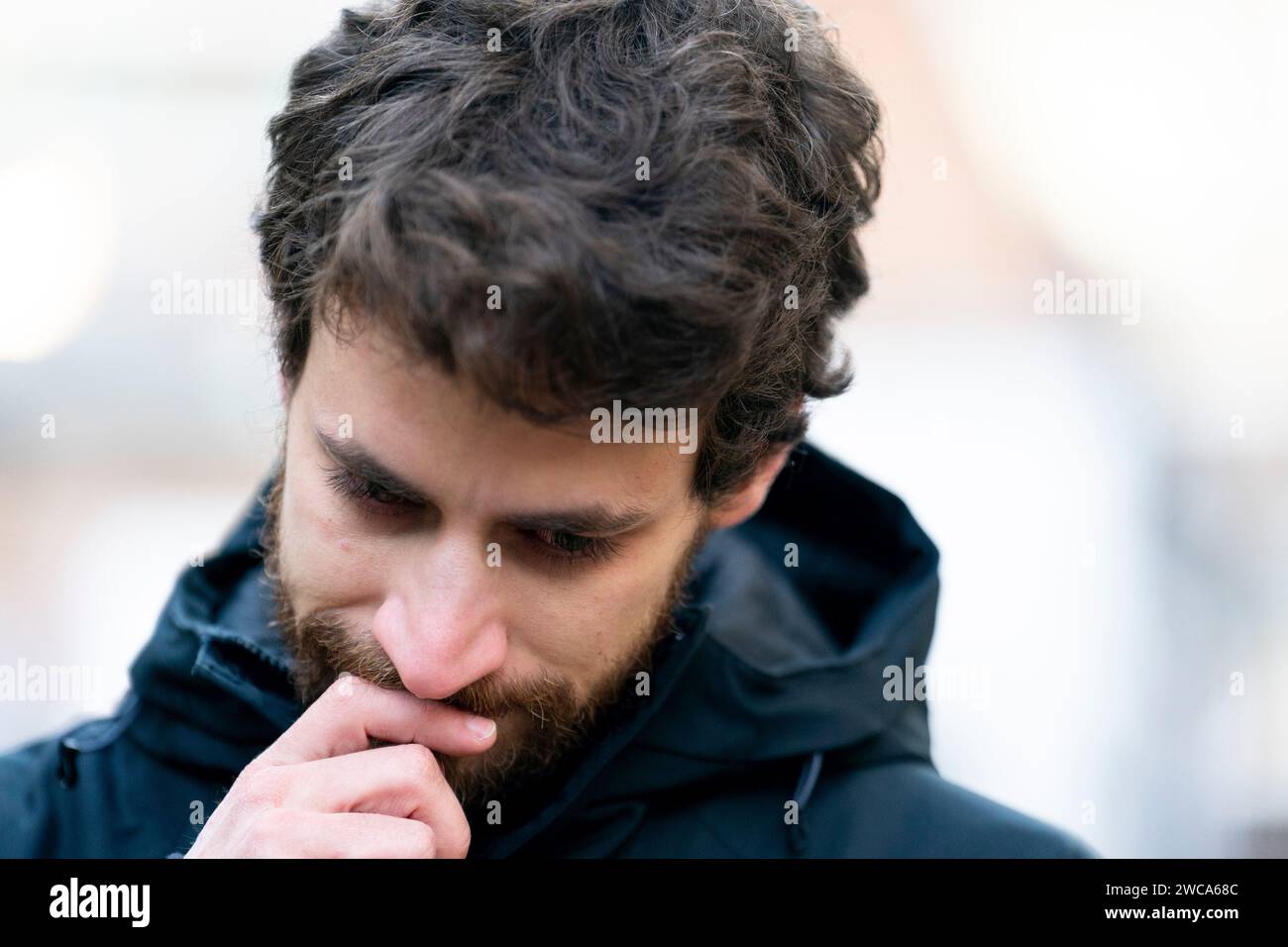Eylon Keshet, cugino di Yarden Bibas, detenuto da Hamas a Gaza con sua ...