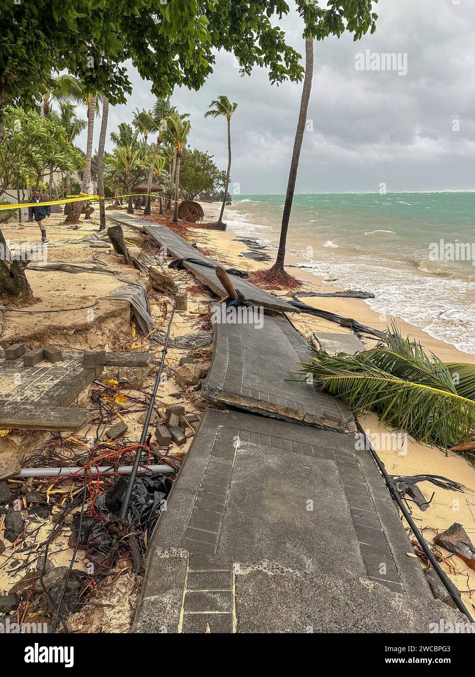 Cyclone bricht ueber Mauritius Her, und zerstoert das Resort ...
