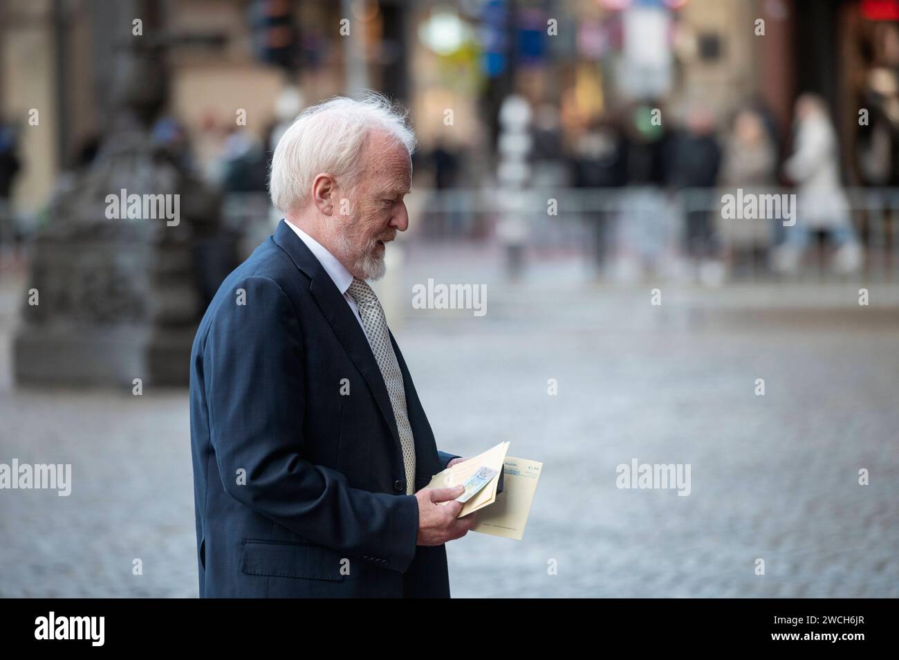 Amsterdam Paesi Bassi 15 gennaio 2024 gli ospiti arrivano al palazzo ...