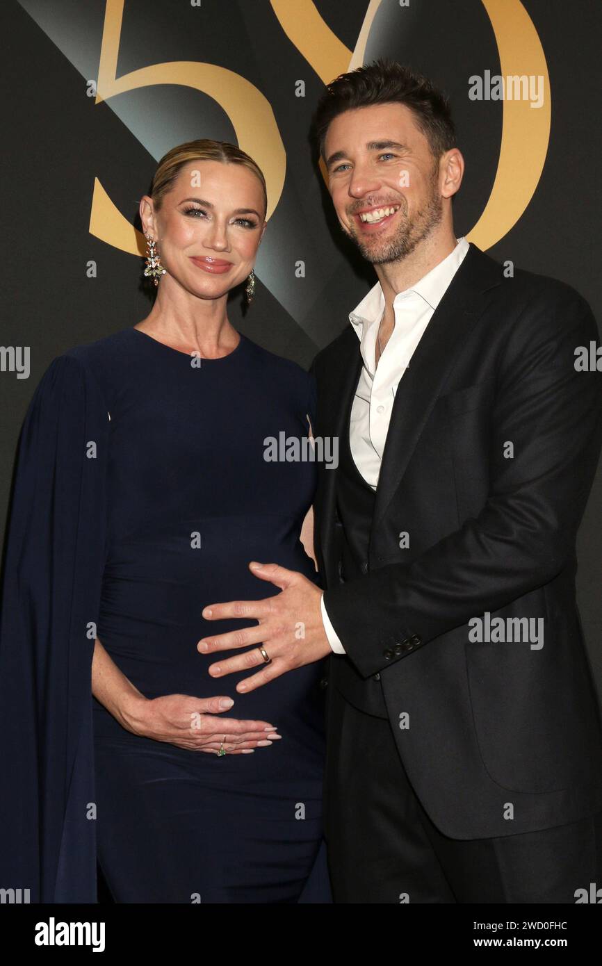 I vincitori del 50° Daytime Emmy Awards camminano al Bonaventure Hotel ...