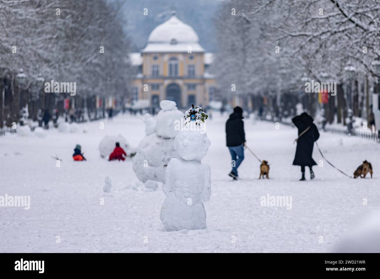 Der Morgen nach dem ergiebigen Scheefall von Tief Gertrud im Rheinland. An der Poppelsdorfer ...