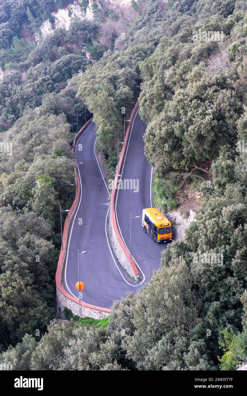 Curva stretta immagini e fotografie stock ad alta risoluzione - Alamy