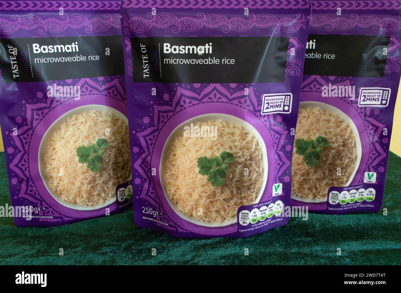 Rice packets immagini e fotografie stock ad alta risoluzione - Alamy
