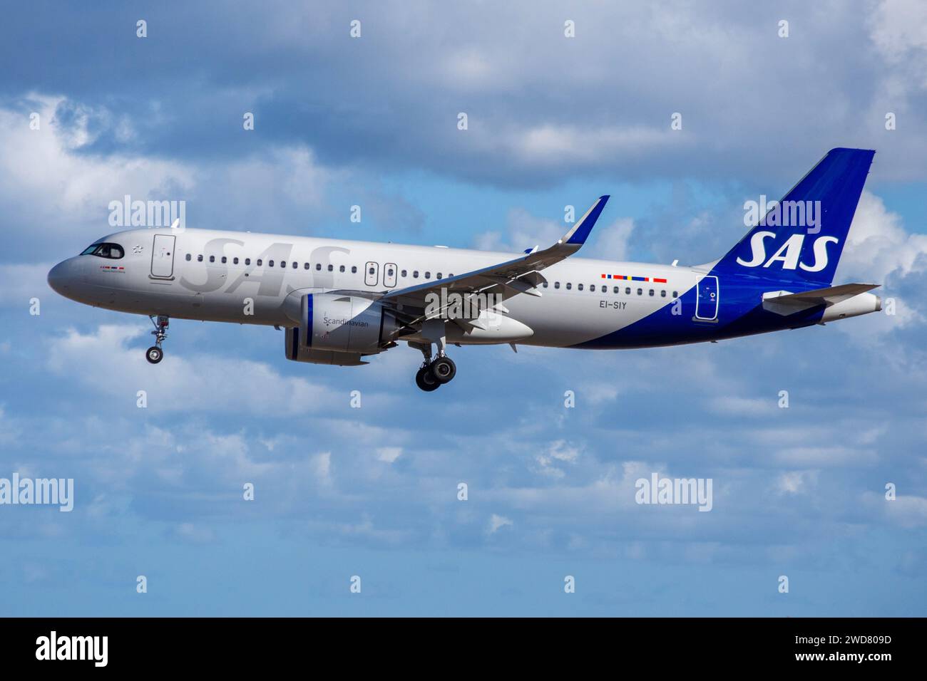 Scandinavo sas airbus a320neo immagini e fotografie stock ad alta ...