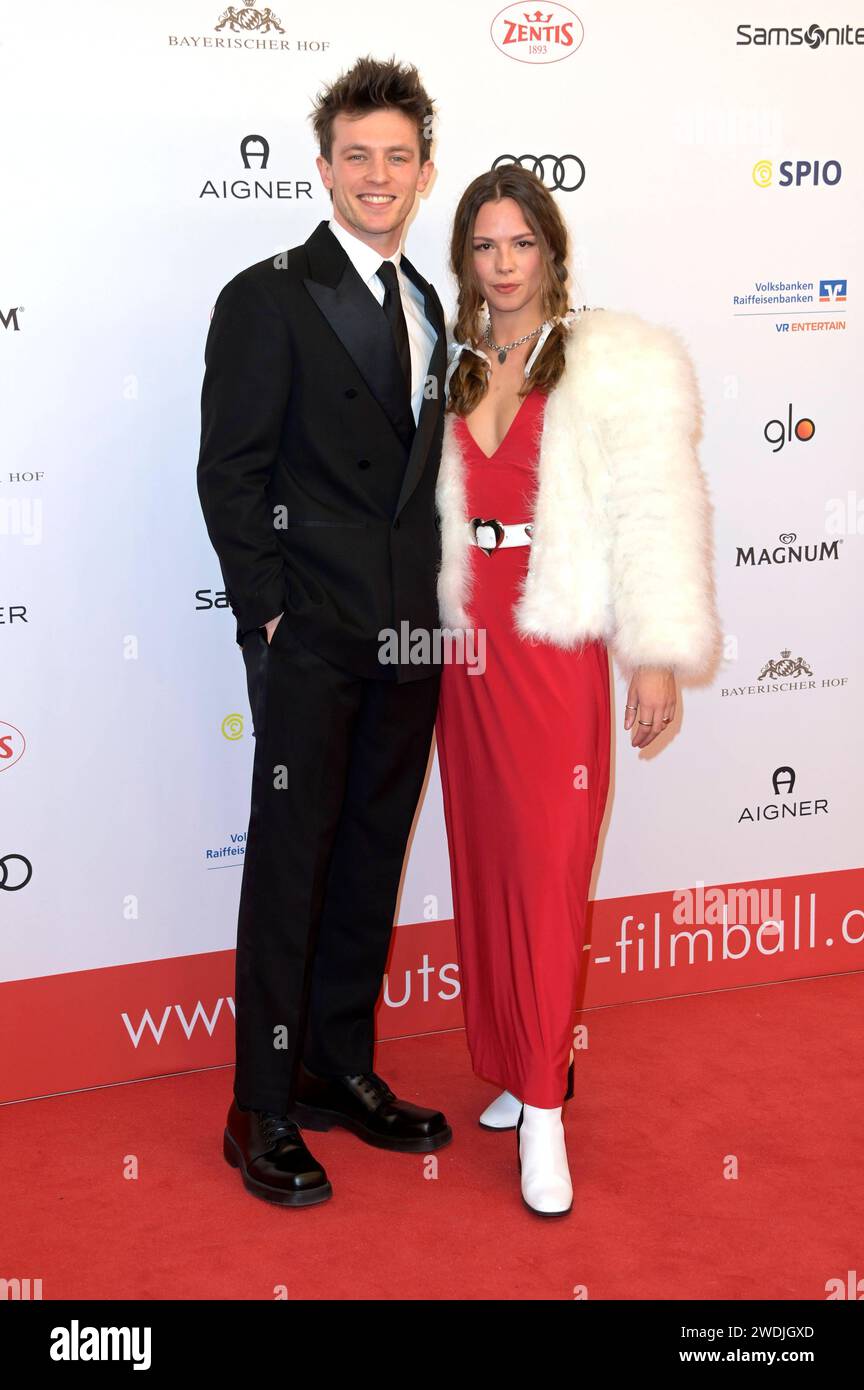 Jannis Niewöhner und Lilja van der Zwaag beim 48. Deutschen Filmball ...