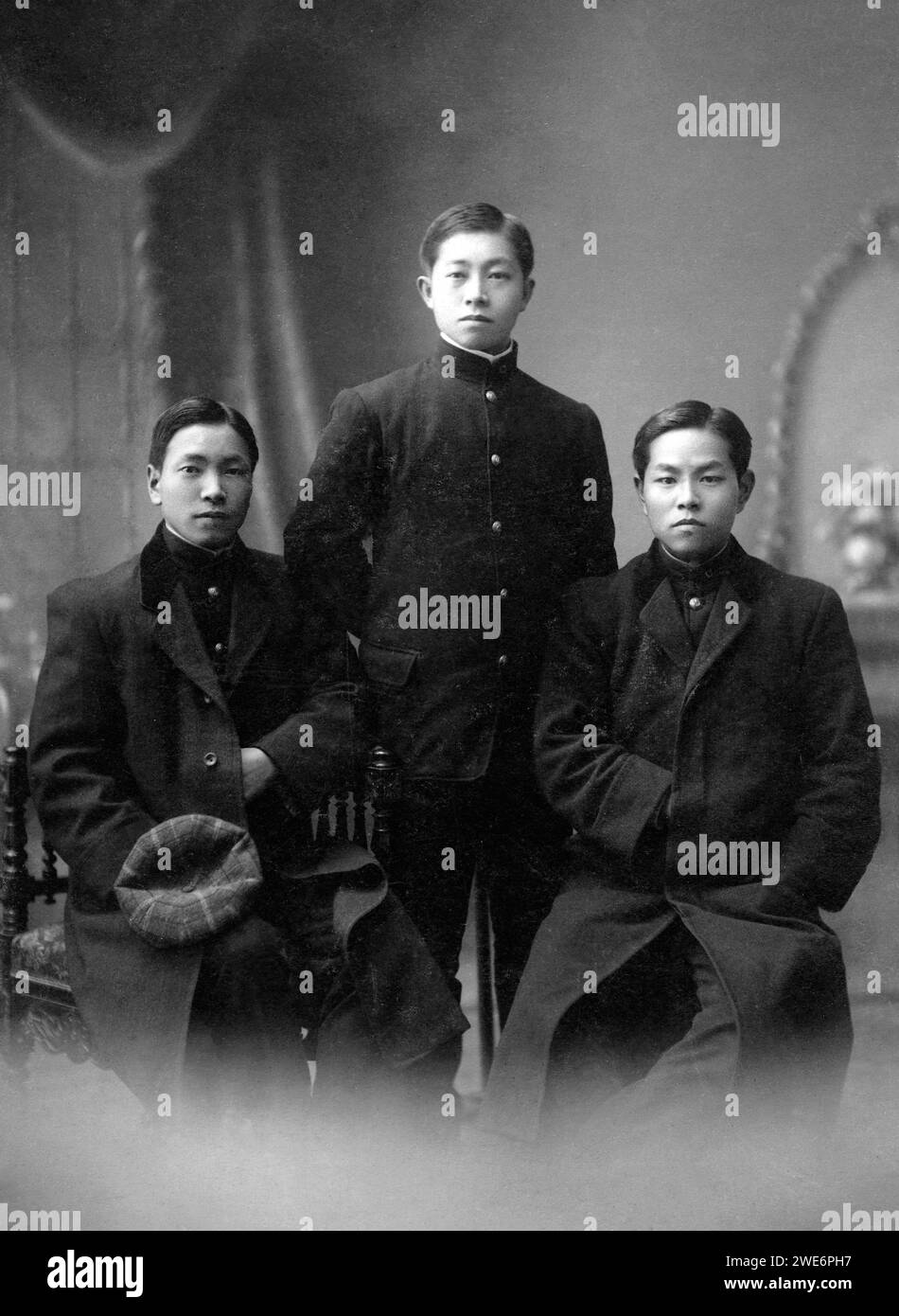 Giapponesi giovani e vecchi Foto e Immagini Stock in Bianco e Nero - Alamy