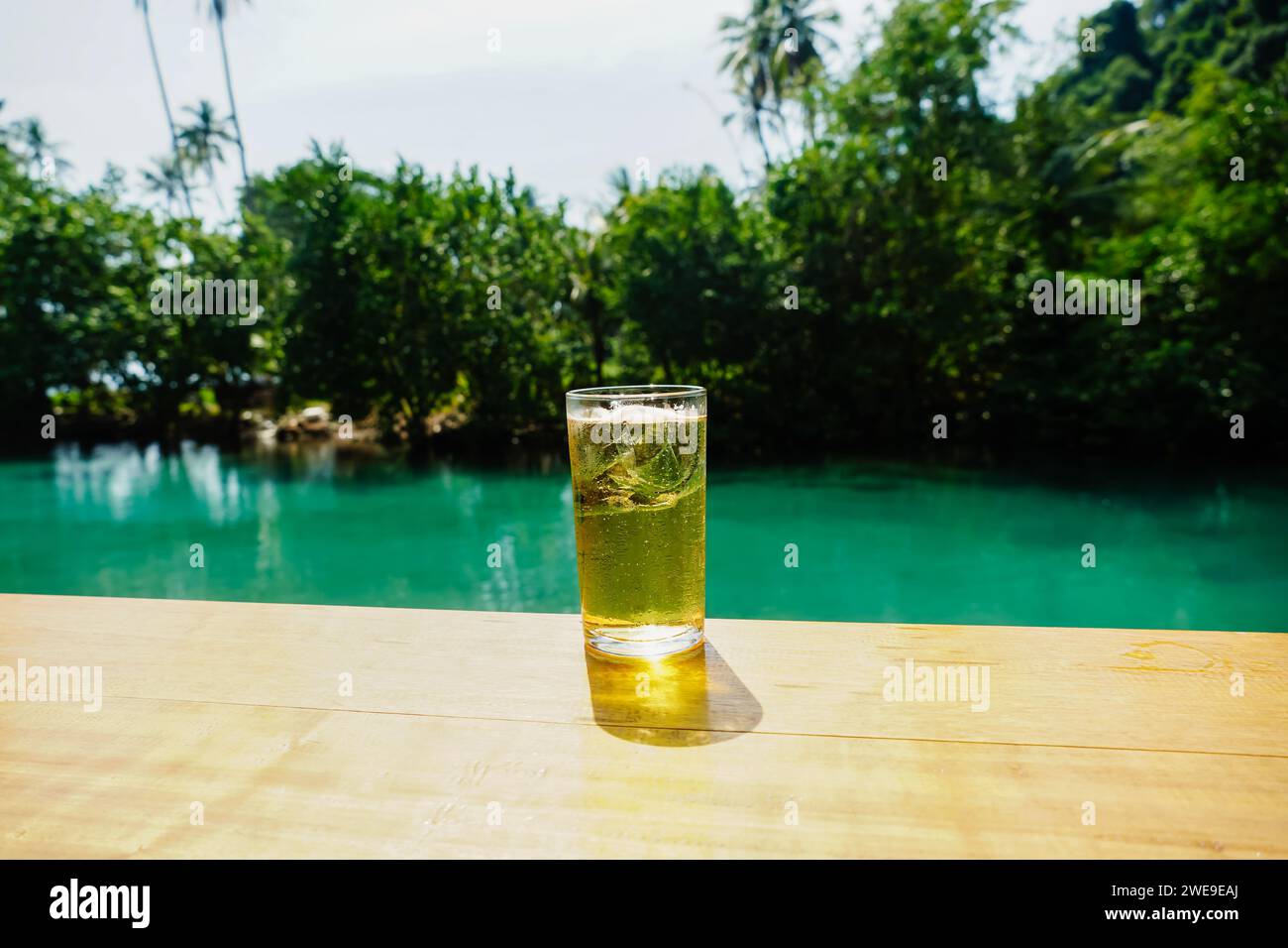 Piace bere immagini e fotografie stock ad alta risoluzione - Alamy