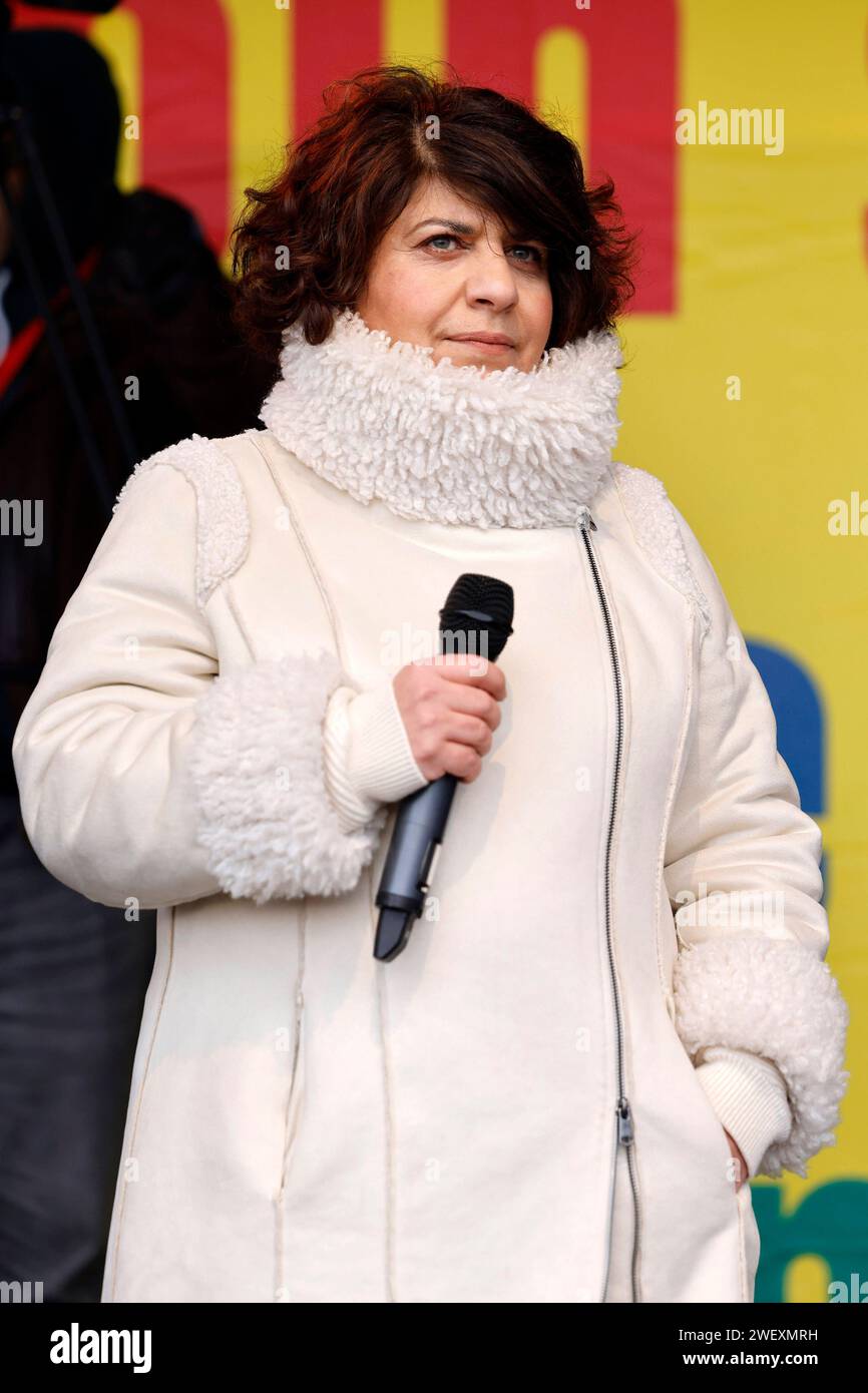 Politikerin Berivan Aymaz Grüne bei einer Demonstration des Bündnisses ...