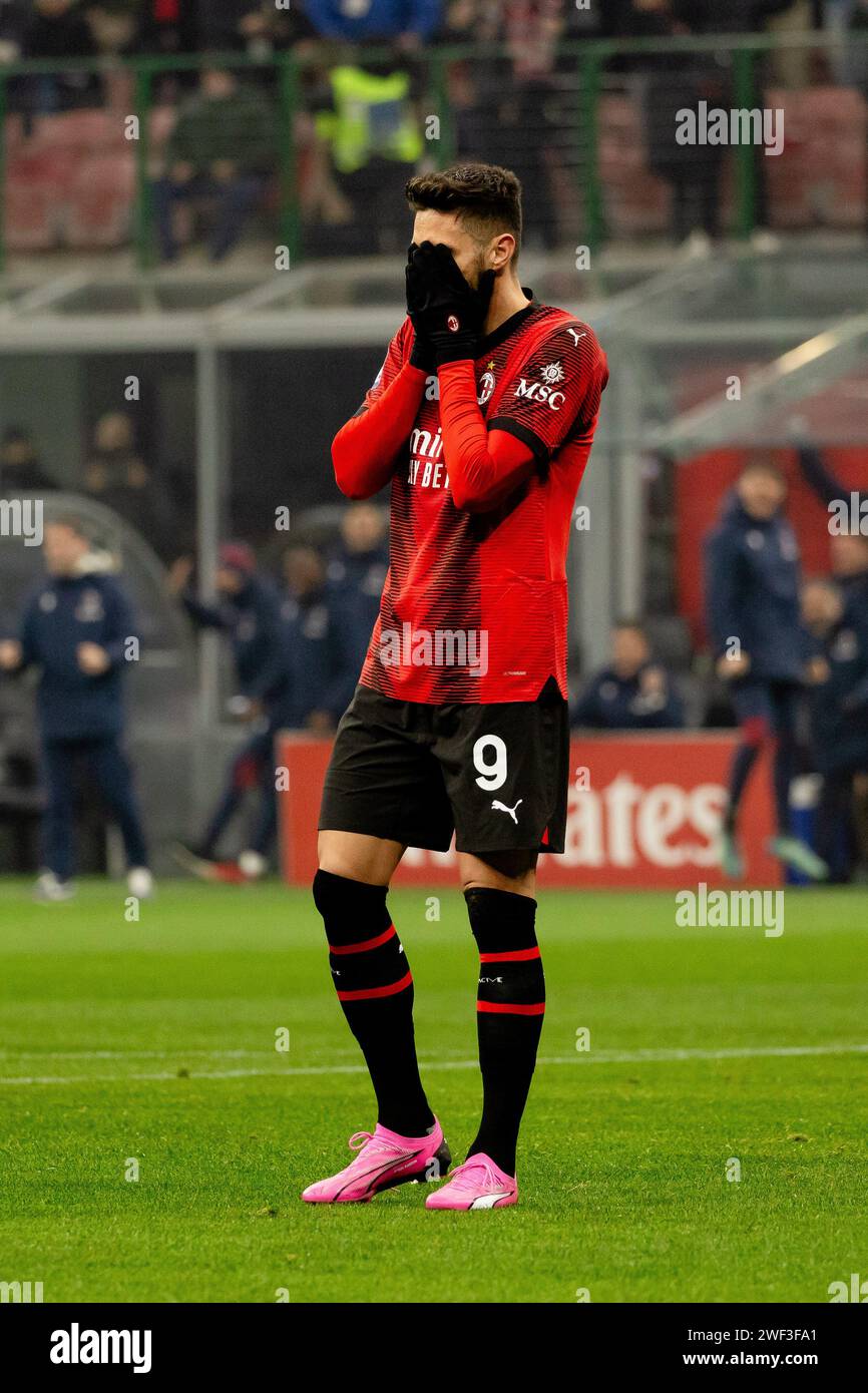 Olivier Giroud reagì dopo aver perso un rigore durante la partita di ...