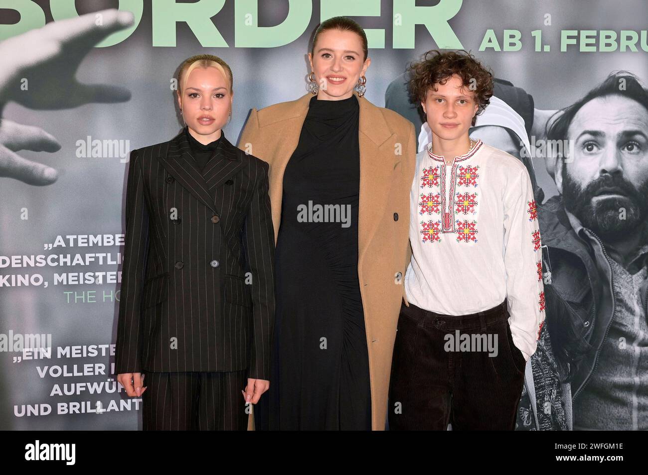 Lea Zoe Voss, Katharina Stark e Luna Jordan bei der Premiere des ...