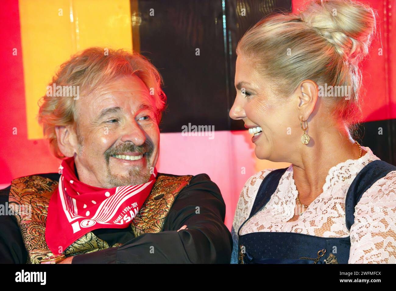 Thomas Gottschalk, mit Seiner Freundin Karina Mroß, Europark Rust, 31. Januar 2024 Deutschland ...