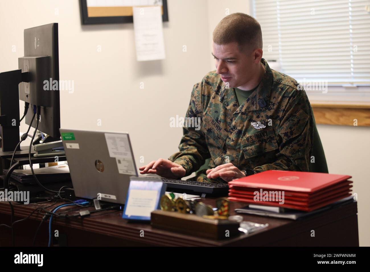 U.S. Navy Hospital Corpsman 2nd Class Aaron Hamm, un impiegato di ...