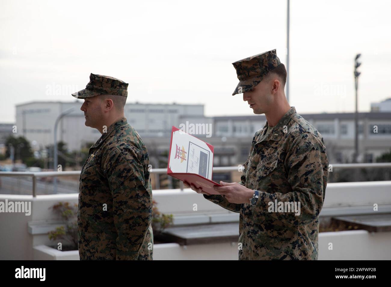 Il colonnello Richard Rusnok, Left, comandante della Marine Corps Air ...