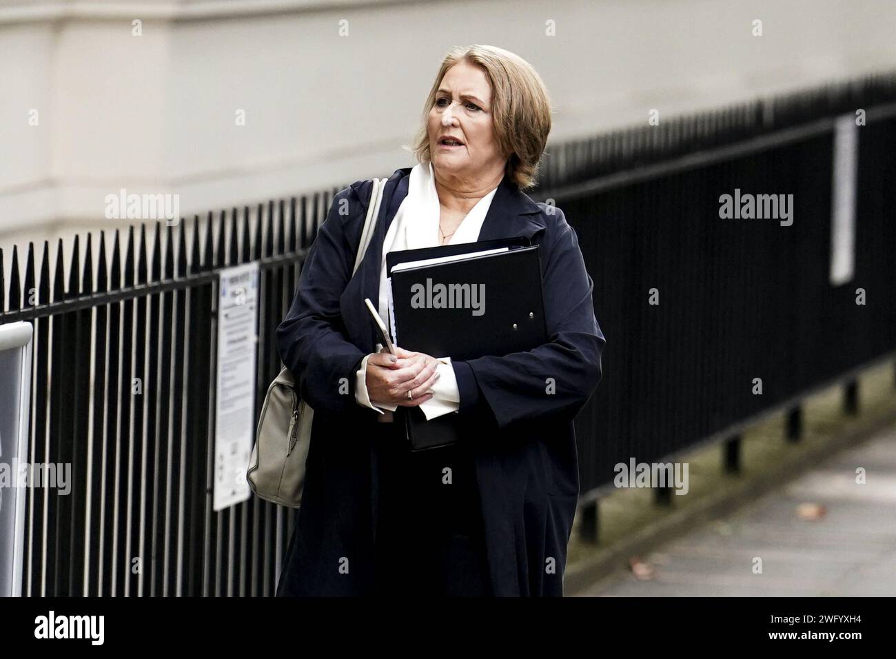 Foto del fascicolo datata 6/10/2023 dell'ex commissario per l ...