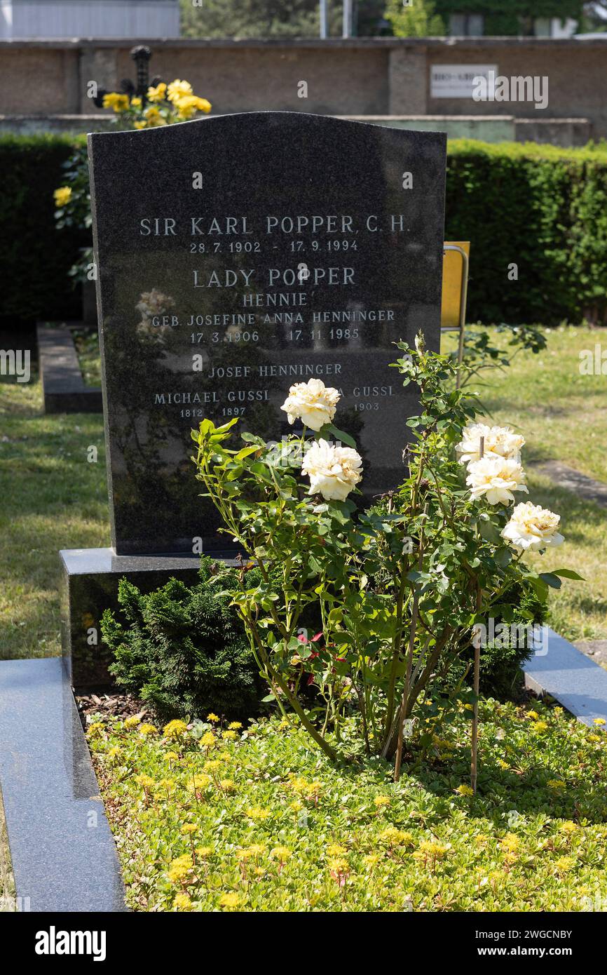 Sir karl popper immagini e fotografie stock ad alta risoluzione - Alamy