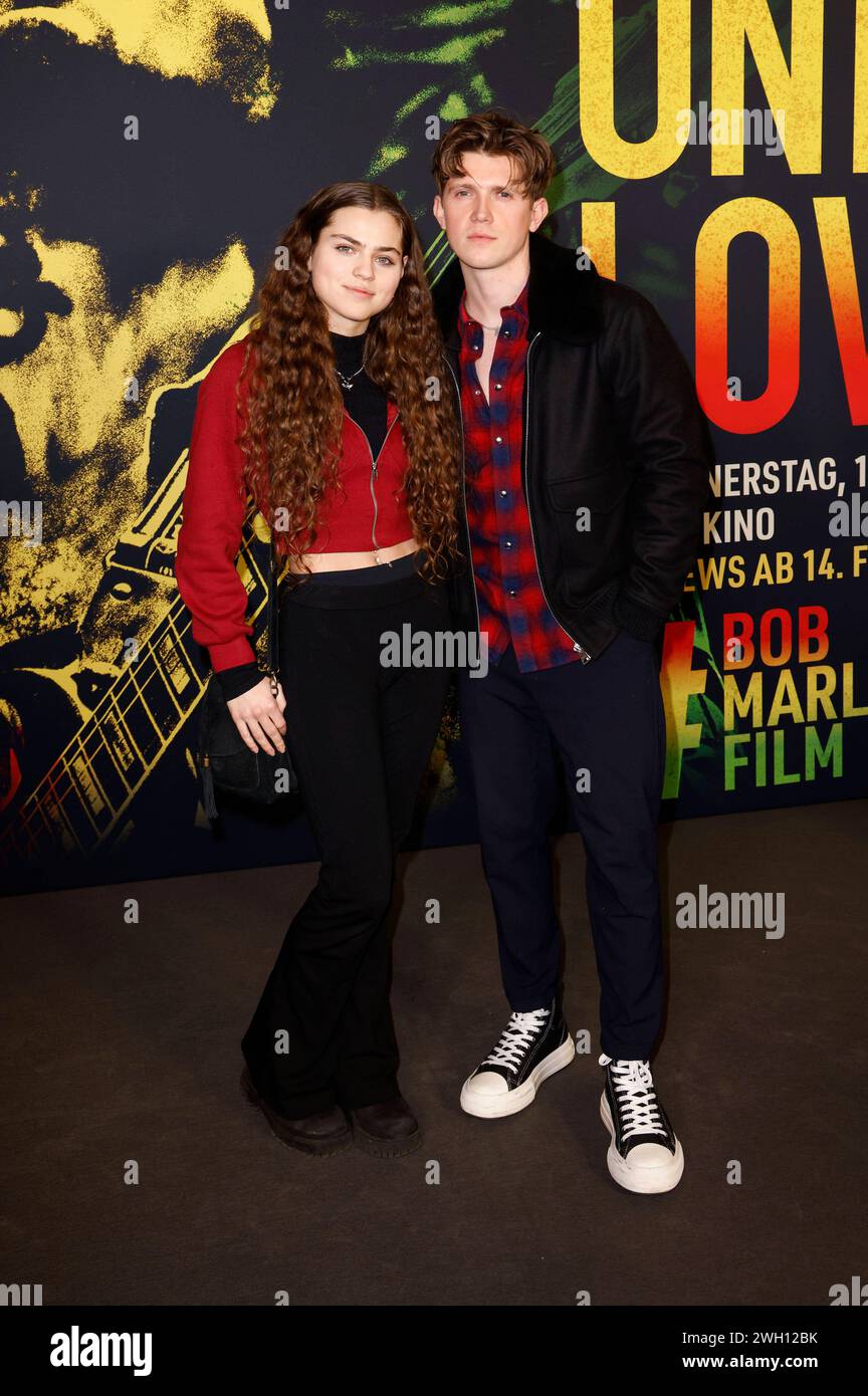 Lilly Wiedemann und Lennart Betzgen bei der Premiere des Kinofilms Bob ...