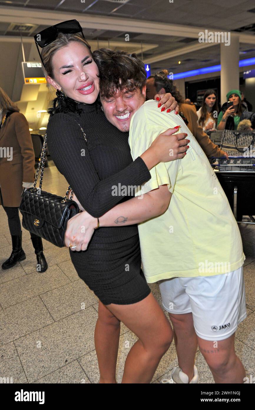 RTL - Dschungelcamp 2024. Kim Virginia Hartung und Twenty4tim bürgl ...