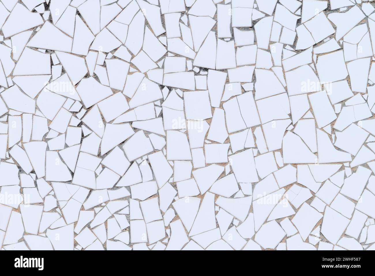 Piastrelle rotte immagini e fotografie stock ad alta risoluzione - Alamy