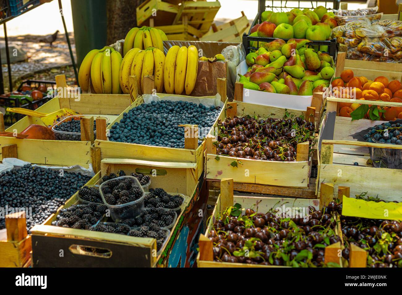 Vendere ciliegie per strada immagini e fotografie stock ad alta ...