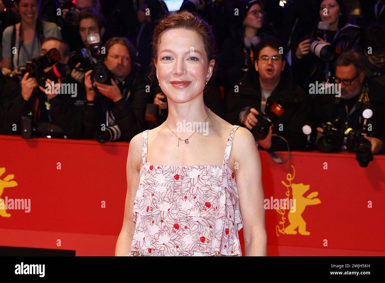 Hannah Herzsprung bei der Eroeffnung der 74. Berlinale Internationale Filmfestspiele mit der ...