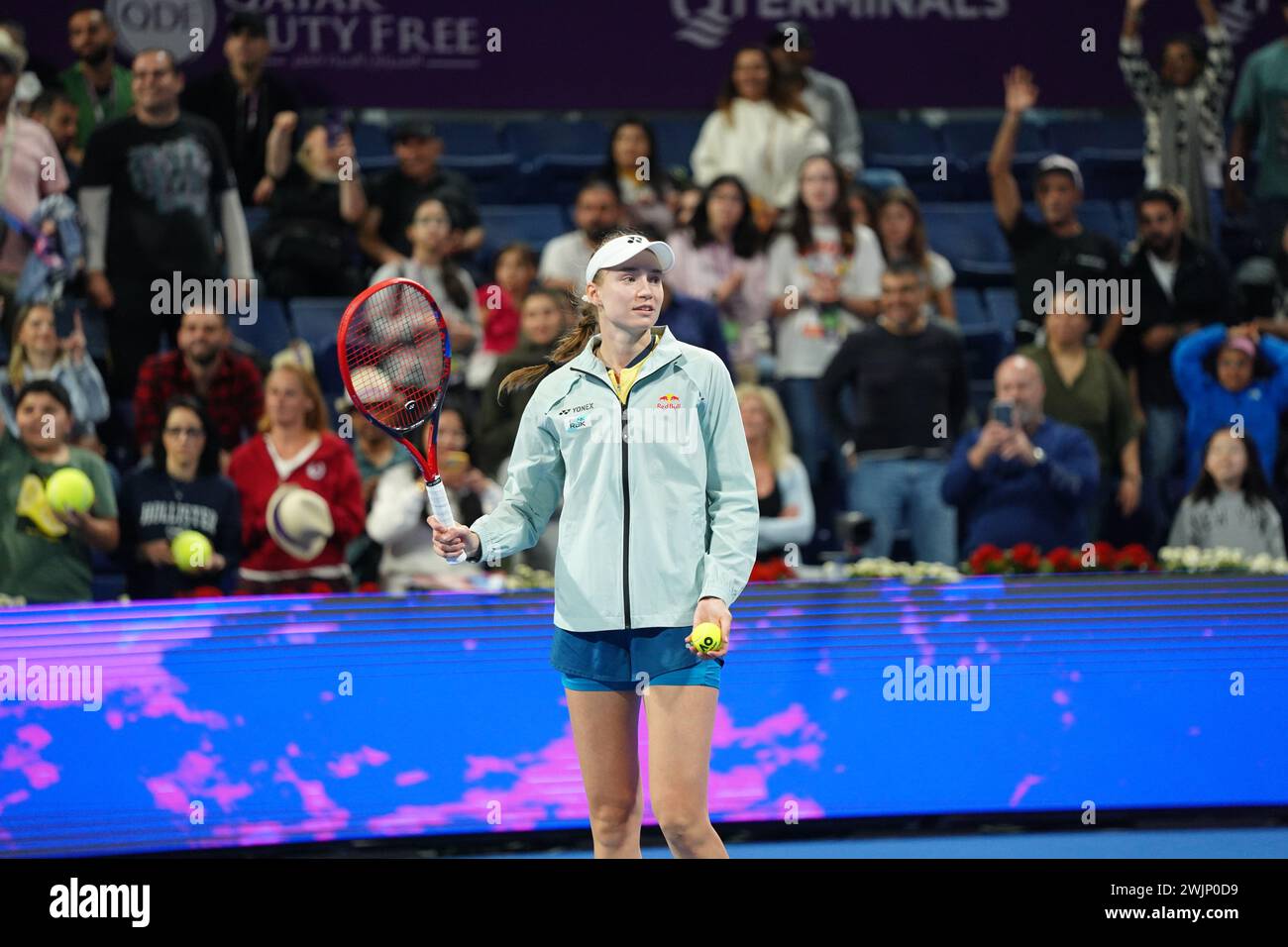 Doha, Qatar. 16 febbraio 2024. Elena Rybakina, nata in Russia, dopo ...