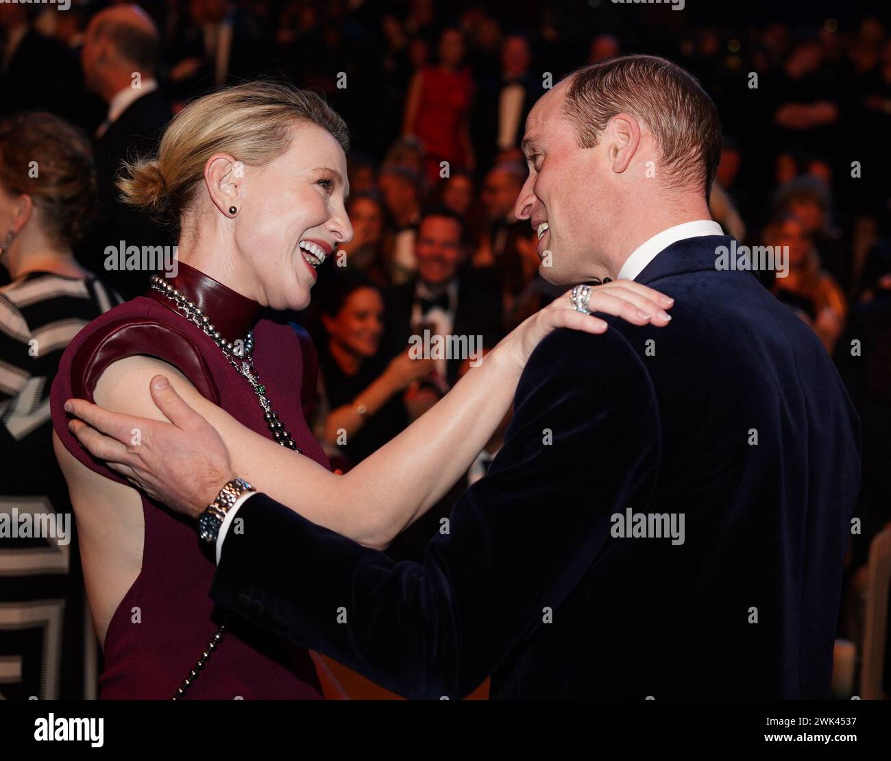 Il Principe di Galles, presidente di BAFTA, parla con Cate Blanchett ai ...