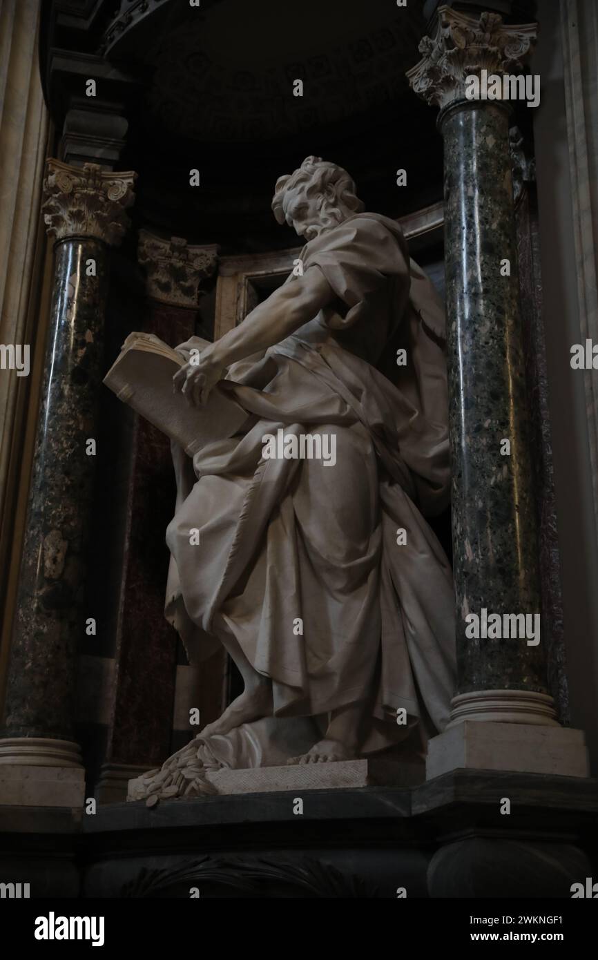 ROMA, ITALIA - 2 FEBBRAIO 2024: Statua di san Apostolo Matteo nella ...