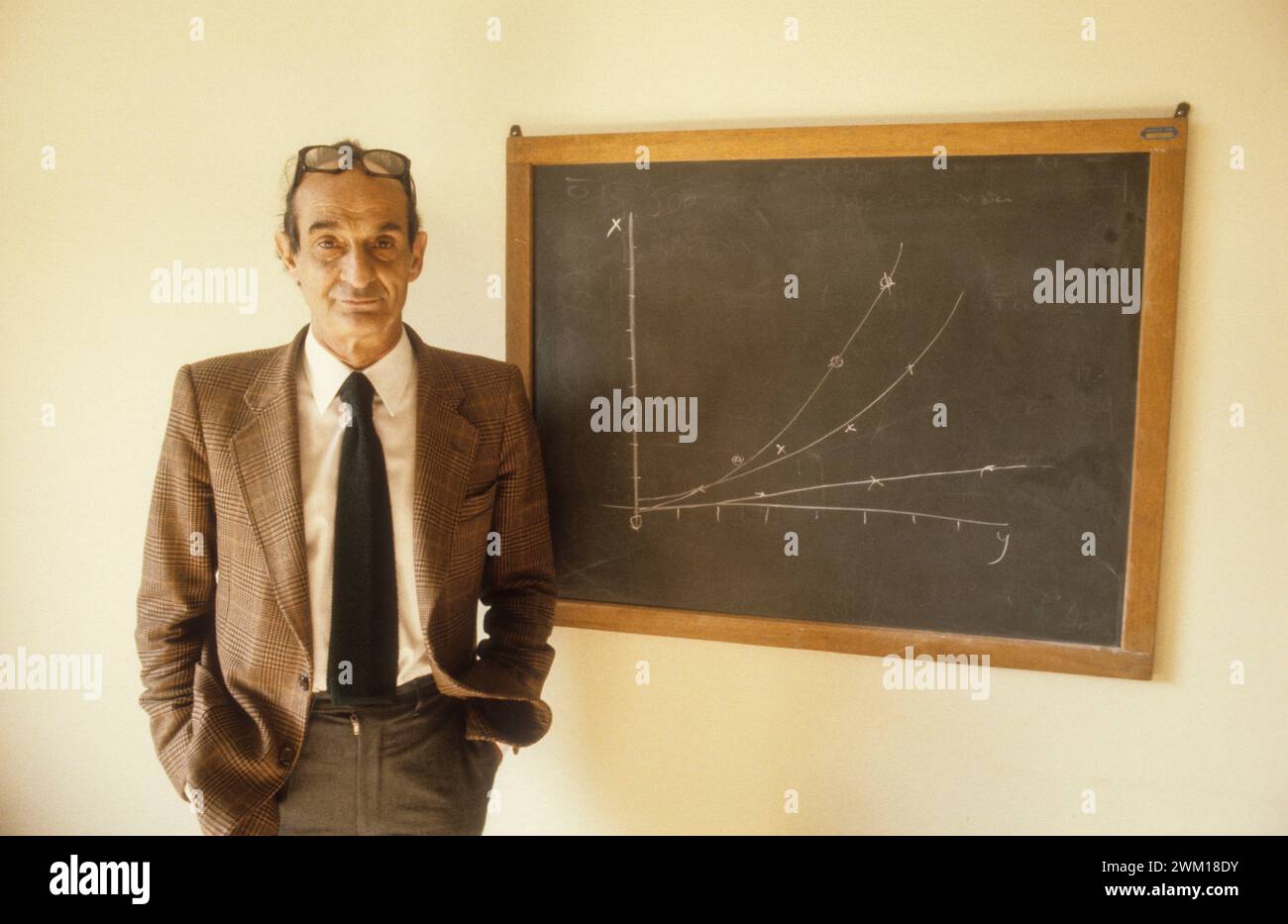 3833028 Giorgio Tecce; (add.info.: Roma, 1981. Biologo italiano Giorgio ...