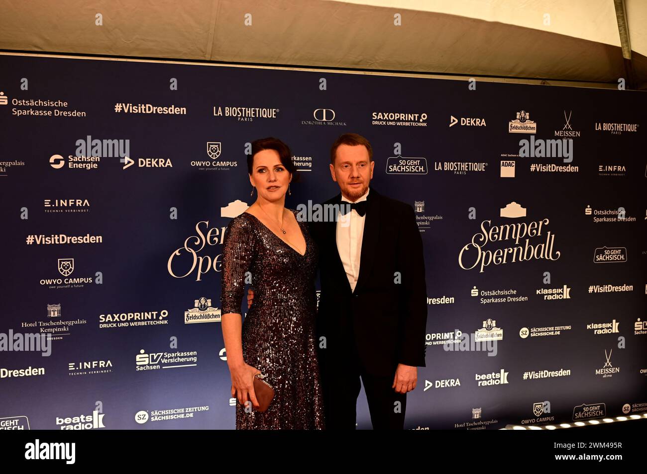 Michael Kretschmer mit Ehefrau Annett Hofmann beim 16. SemperOpernball 2024 in der Semperoper ...