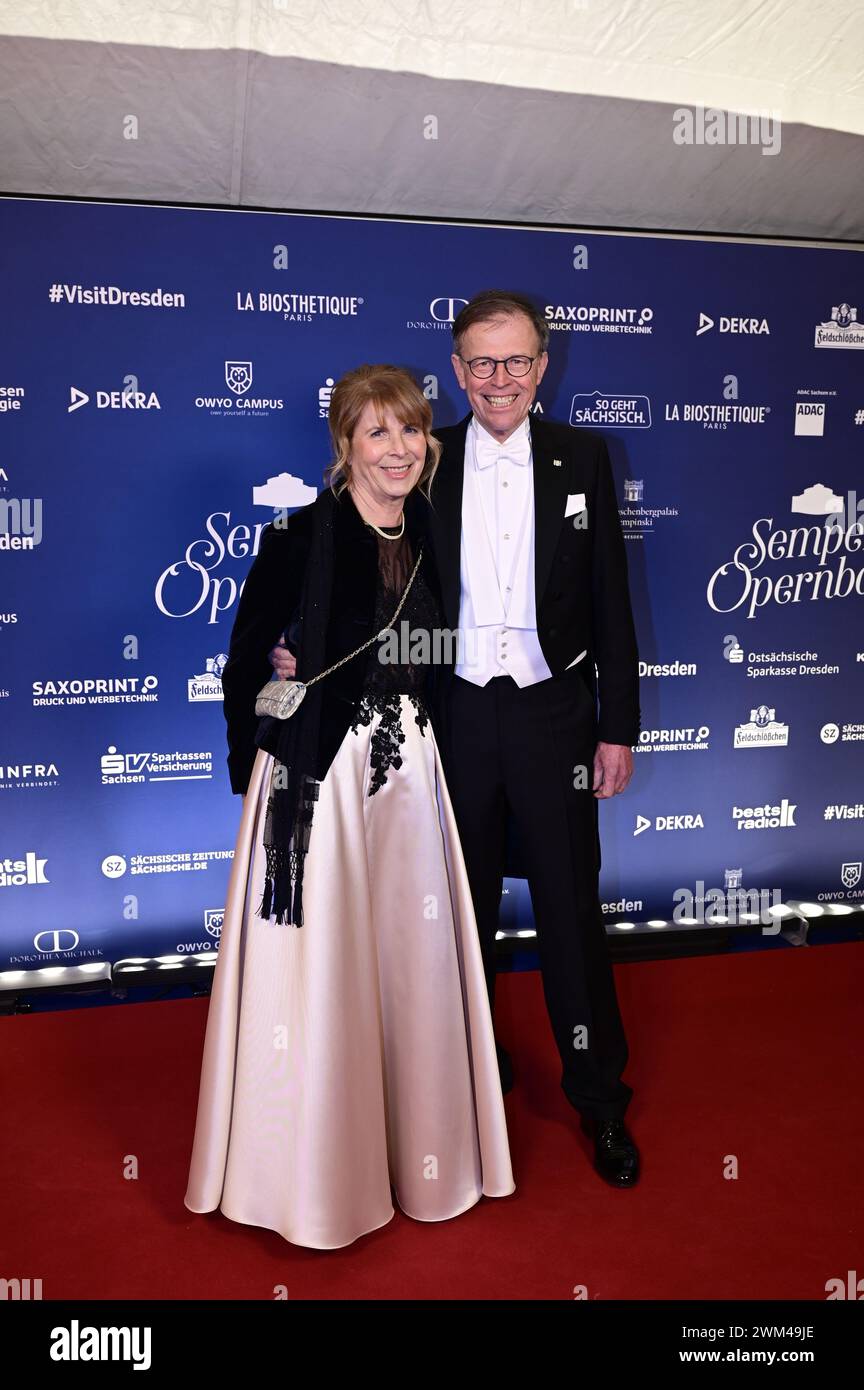 Matthias Rößler und Ehefrau Gerlind beim 16. SemperOpernball 2024 in der Semperoper. Dresda, 23. ...