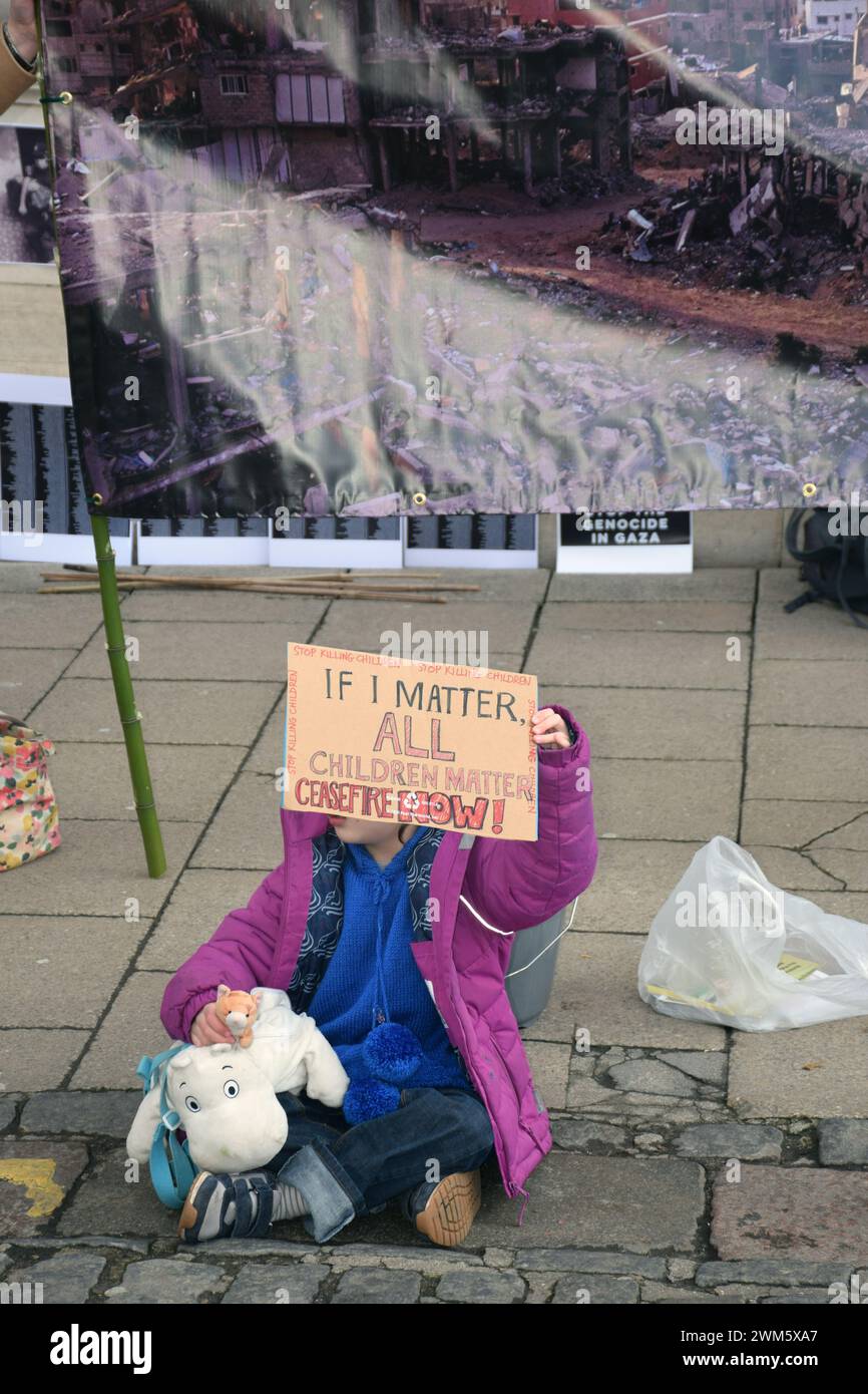Norwich, Regno Unito 24 febbraio 2024. Protesta per la Palestina ...