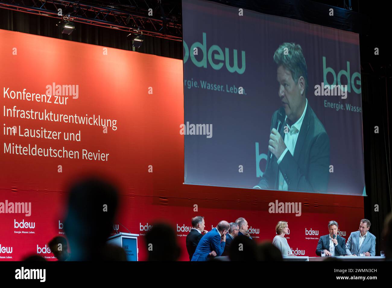 27 febbraio 2024, Brandeburgo, Cottbus: Robert Habeck (Alleanza 90/i ...