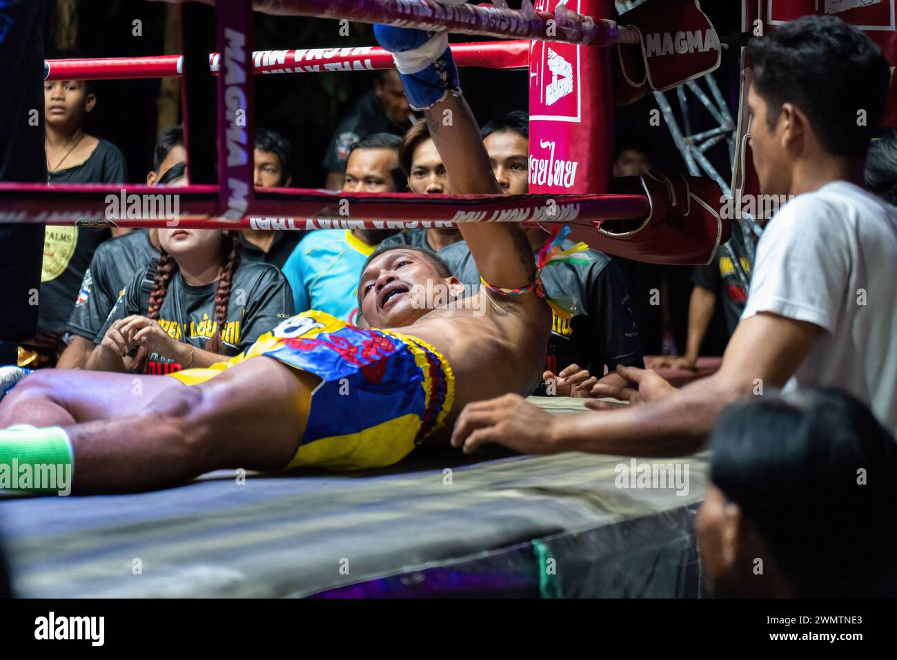 Koh Chang, Thailandia. 24 febbraio 2024. Il pugile tailandese Petch si ...